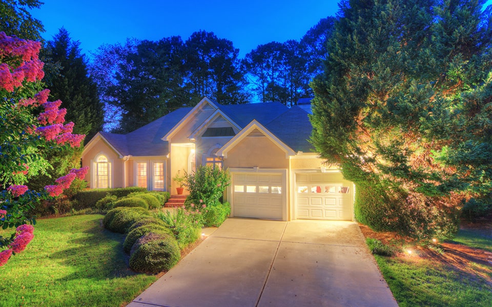 A Home Owner's Guide to Outdoor Lighting Options for Every Budget ...